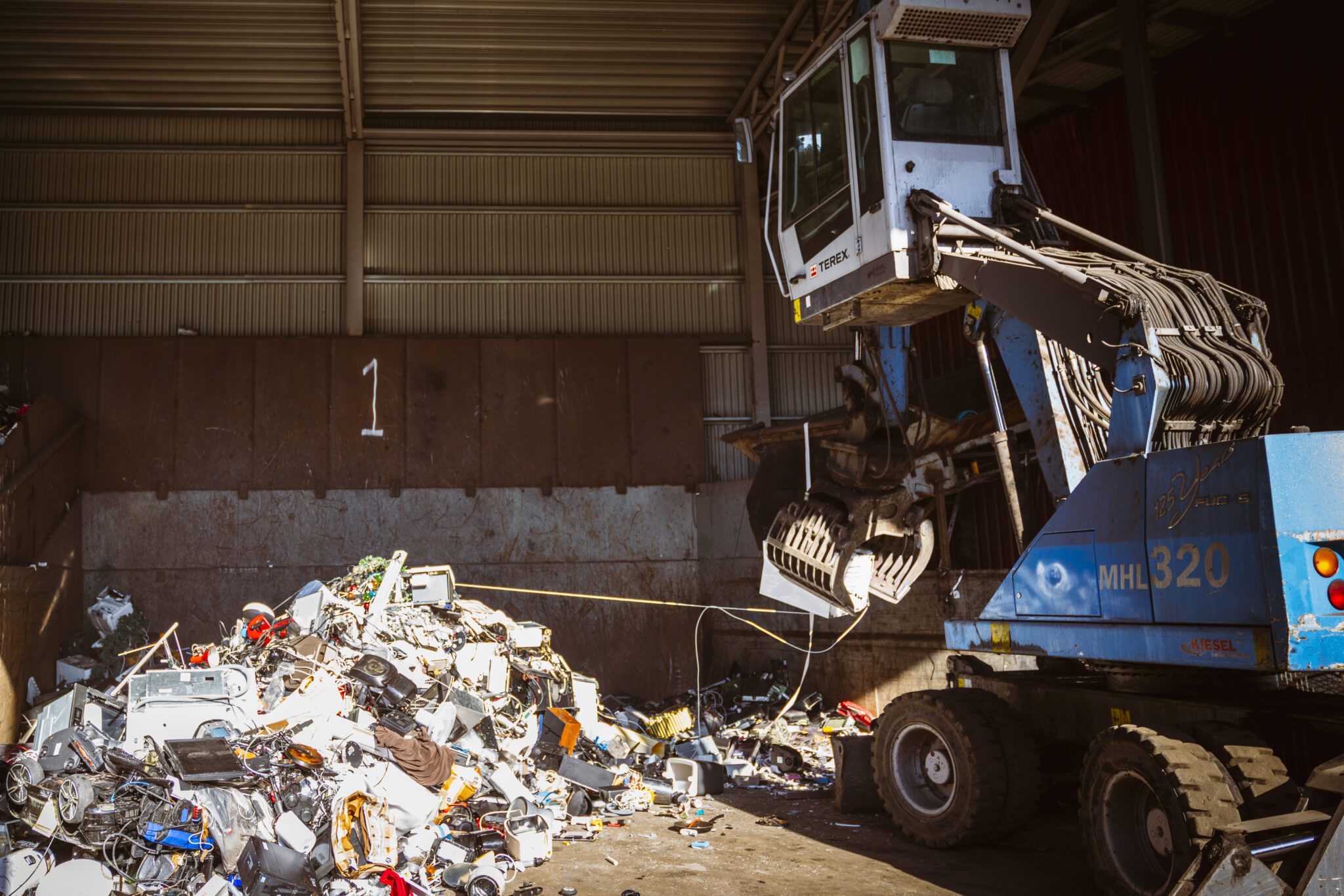 Återvinning av elavfall på vår elektronikåtervinning | Lantz Metall